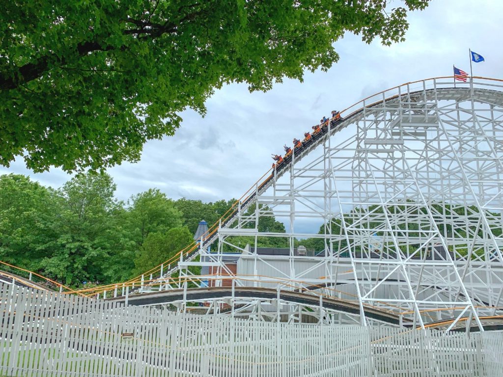 5 Reasons to Take Your Teens to Lake Compounce, Connecticut - The Daily ...